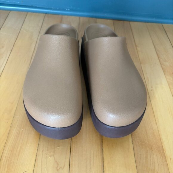 CROCS | Shoes | Crocs Dylan Platform Clog Womens 1 Taupe | Poshmark